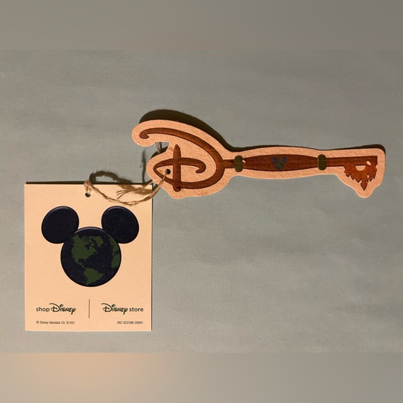 Disney | Other | Key Disney Earth Day Collectible Disneystore Key 22 ...